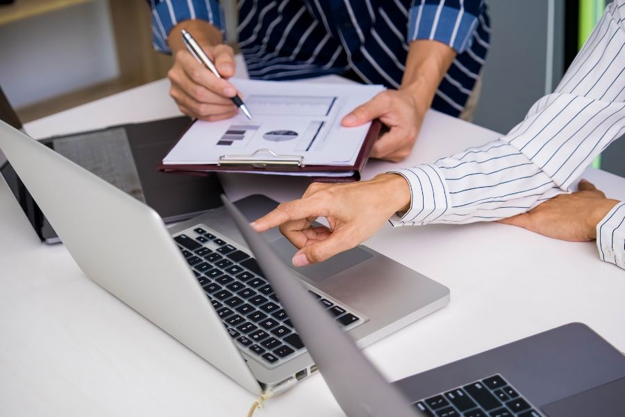 20 Steps To Take To Build A Strong Professional Network At Work - Hope ...